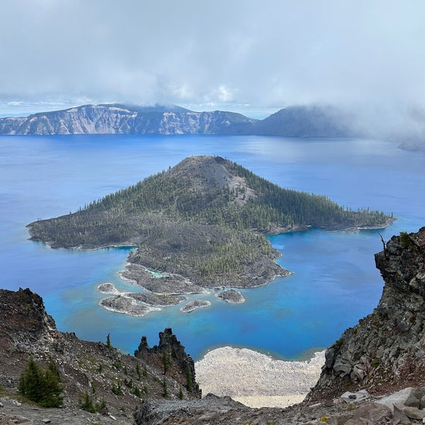 Watchman Overlook - Scenic Lookout in Crater Lake