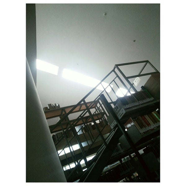 Auditorium Perpustakaan Pusat UI - College Auditorium in Depok