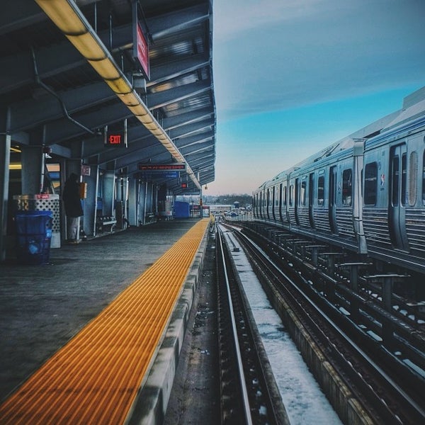 SEPTA MFL 60th Street Station - Metro Station in Philadelphia
