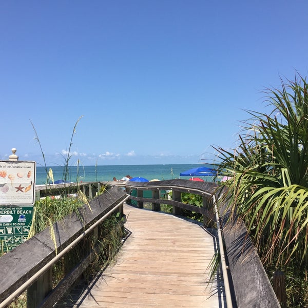 Vanderbilt Beach - Beach in Naples