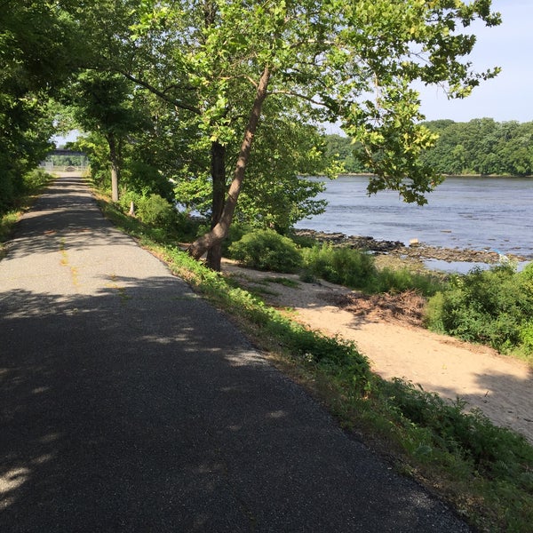 Windsor Locks Canal State Park Trail trail head - 2 tips from 143 visitors