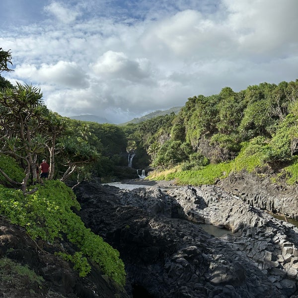 Seven Sacred Pools - Scenic Lookout in Hana