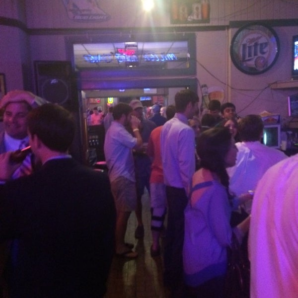 Dingus MaGee's - Sports Bar