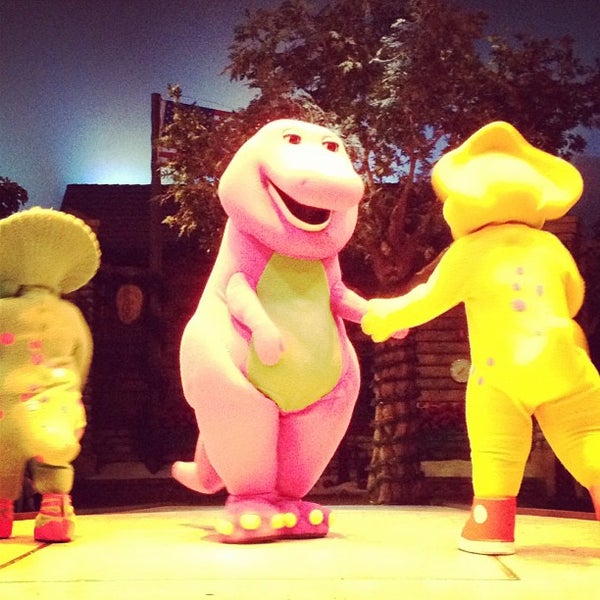 Photos at A Day In The Park With Barney - Woody Woodpecker's KidZone