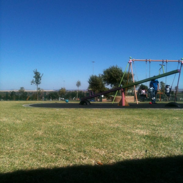 Azaadville Park (2011) - Taj Mahal Street