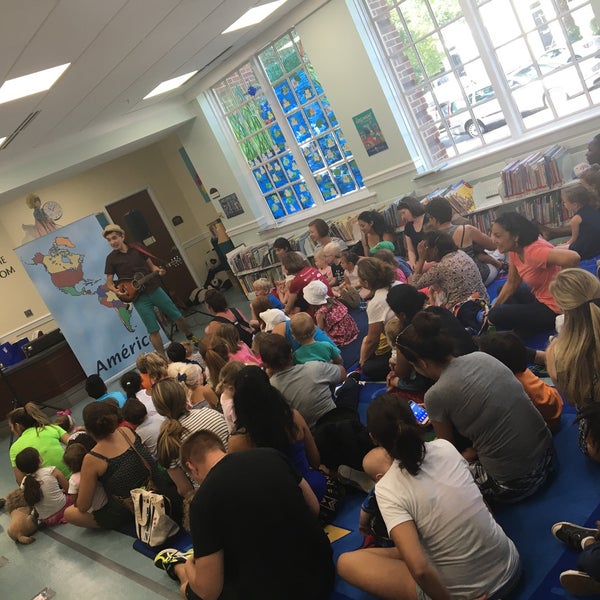 Alexandria Library - Kate Waller Barrett Branch - Braddock Road Metro ...