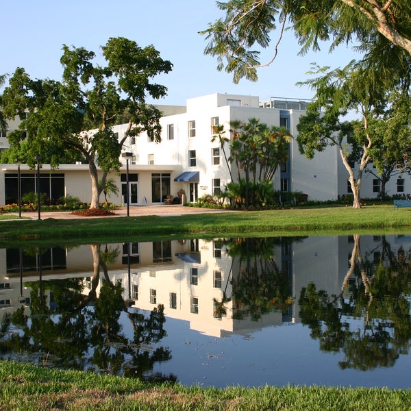 Lynn University E.M. Lynn Residence Hall - 12 tips from 135 visitors