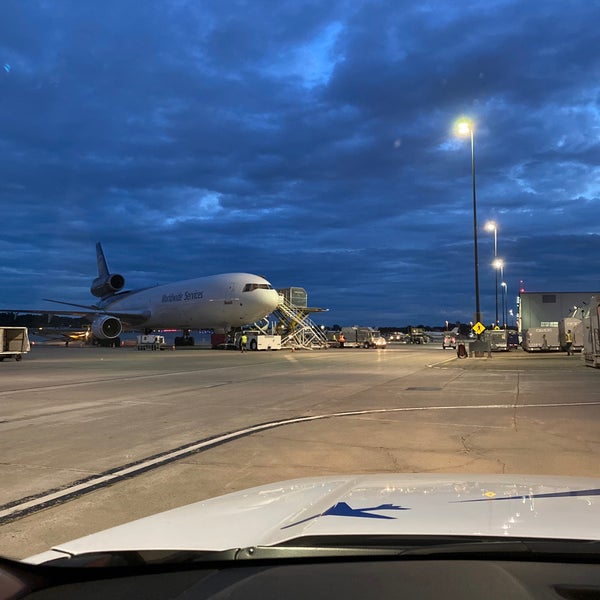 UPS Gateway - Mitchell Field - 1 tip