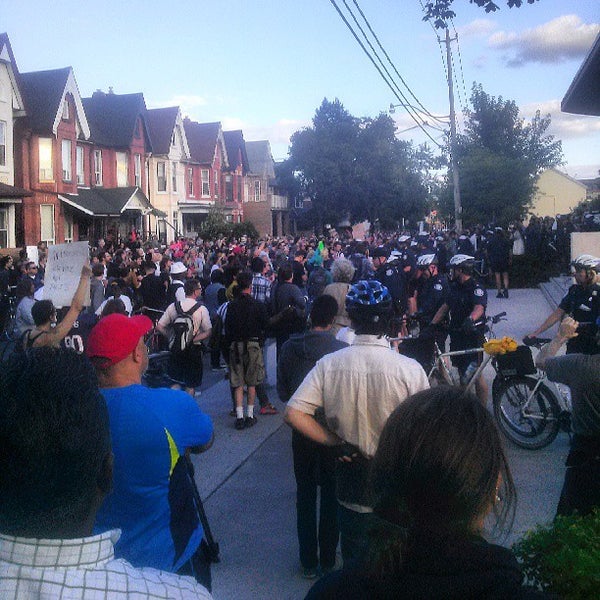 Toronto Police Service - 14 Division - Police Station in Dufferin Grove