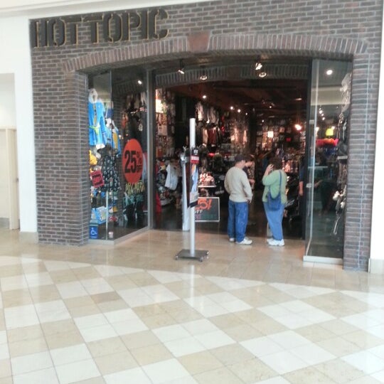 Hot Topic - Clothing Store