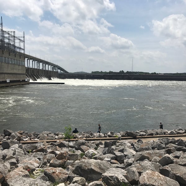 Pickwick Dam - Dam in Savannah