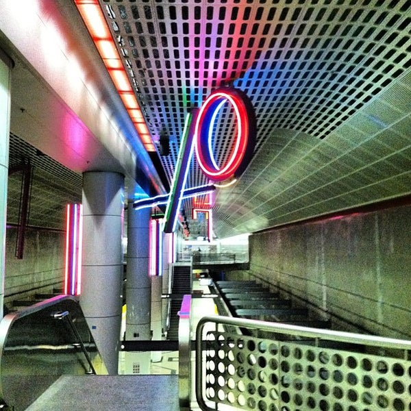 5th And Spring Metro Stop - Los Angeles, CA