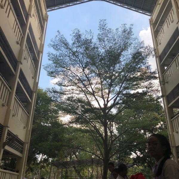 โรงเรียนจิตรลดา (Chitralada School) - 17 tips from 972 visitors