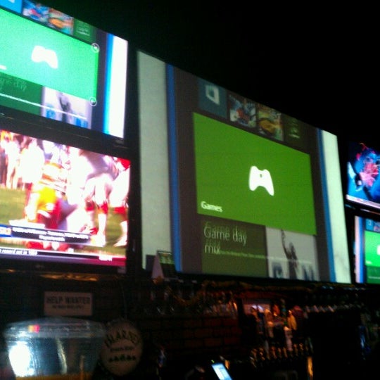 Hooley House Sports Pub & Grille - Sports Bar