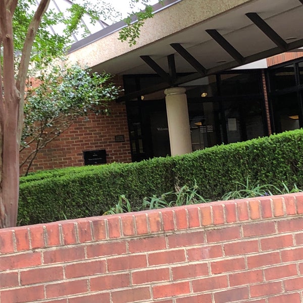 Williamsburg Regional Library - 515 Scotland St