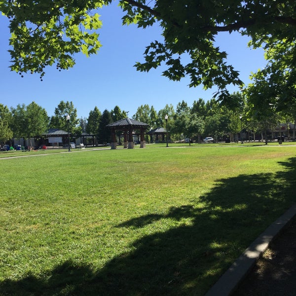 Photos at Windsor Town Green - Plaza