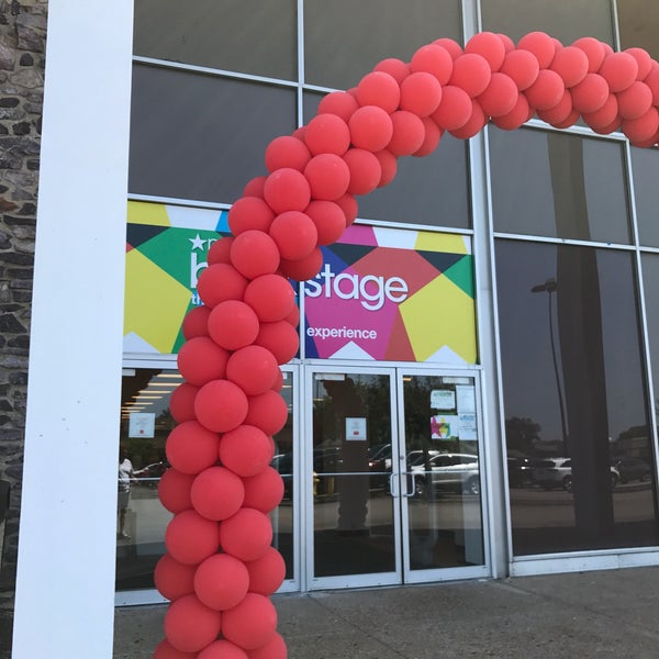 Macy's - 10 S County Center Way