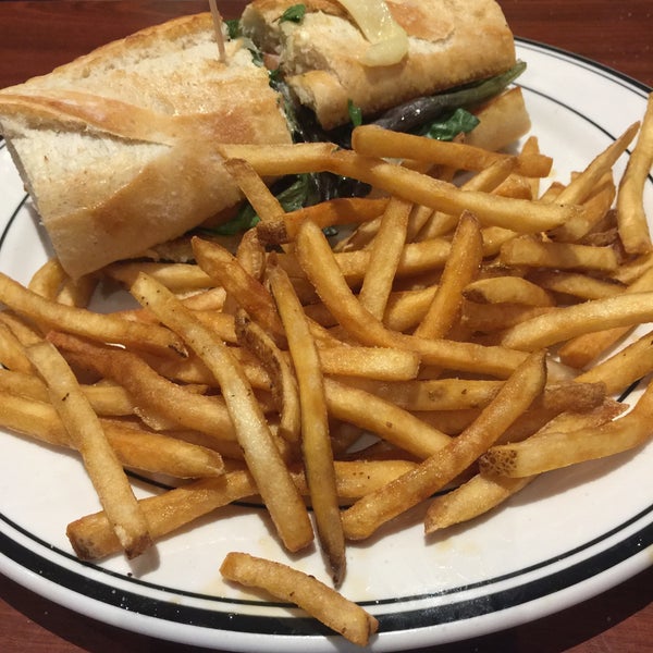 Mimi's Cafe - Breakfast Spot