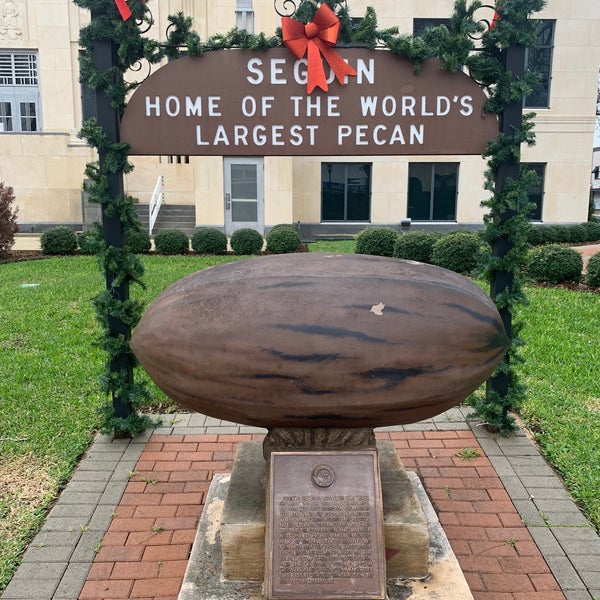 World's Largest Pecan - 1 tip from 99 visitors