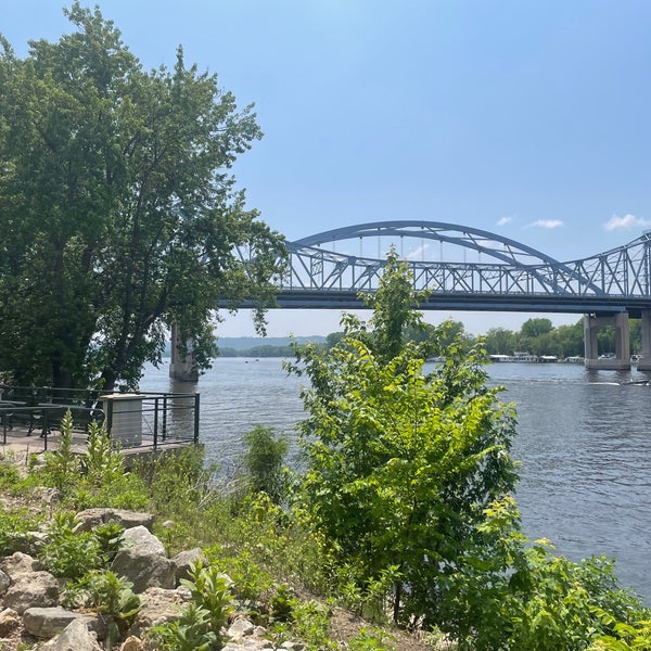 Cass Street Bridge - 3 tips from 255 visitors