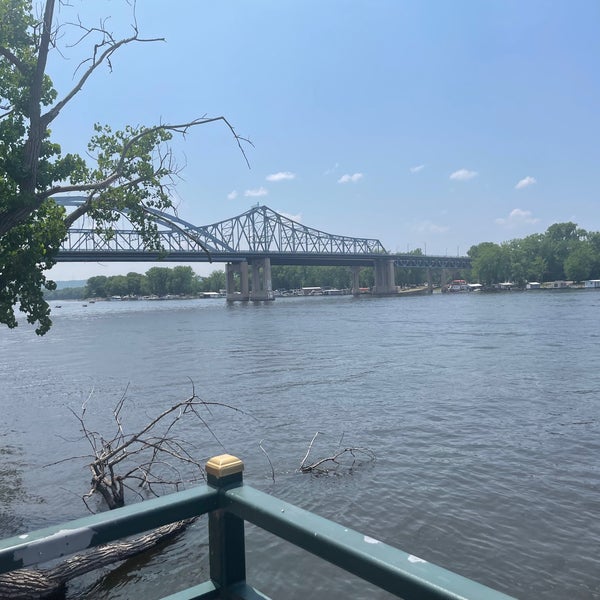 Cass Street Bridge - 3 tips from 255 visitors