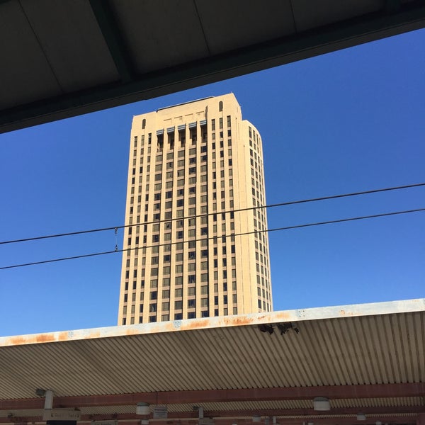 One Gateway Plaza Building - Historic Cultural - 1 tip from 191 visitors