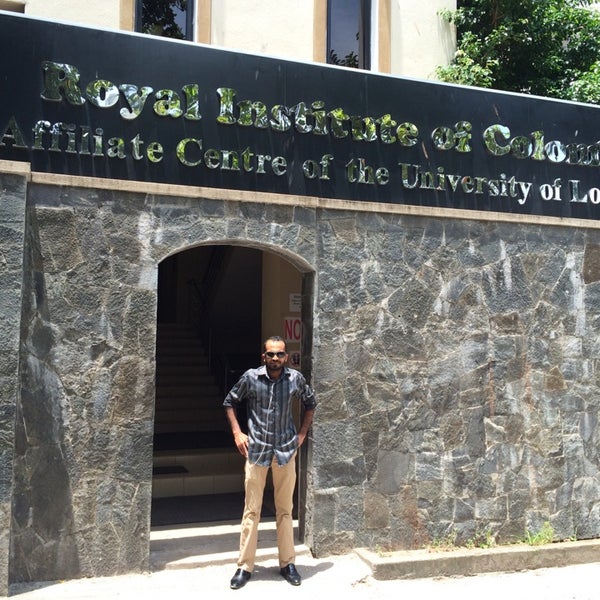 Royal Institute Of Colombo - College Academic Building in Colombo 5
