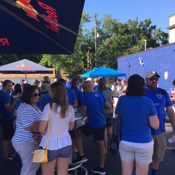 Bob's Sports Bar - Midtown - 15 tips