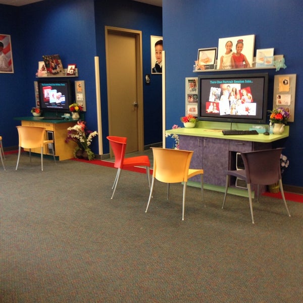 Portrait Innovations - Photography Lab in Chattanooga