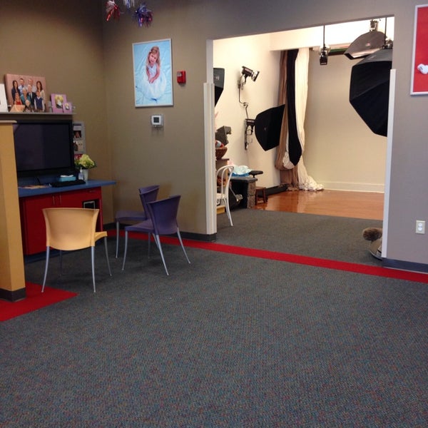 Portrait Innovations - Photography Lab in Chattanooga