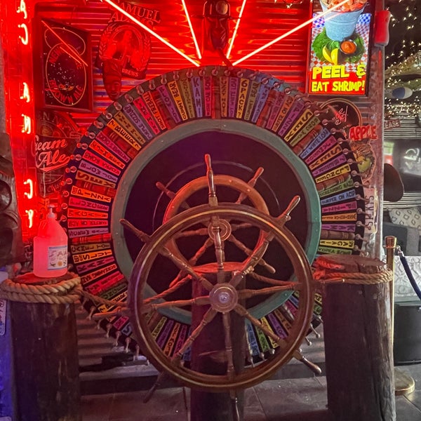 Photos at Giligin's Sand Bar & Shrimp Hut and Chuey's Midget Dwarf Bar ...