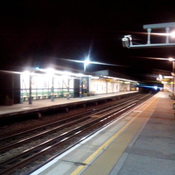 North Harrow London Underground Station - 3 tips