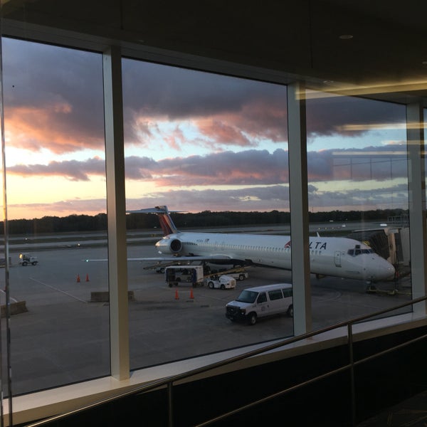 Gate E68 - 4 tips from 891 visitors