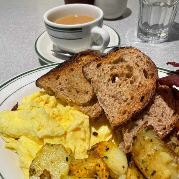 Penny Cluse Café - 169 Cherry St