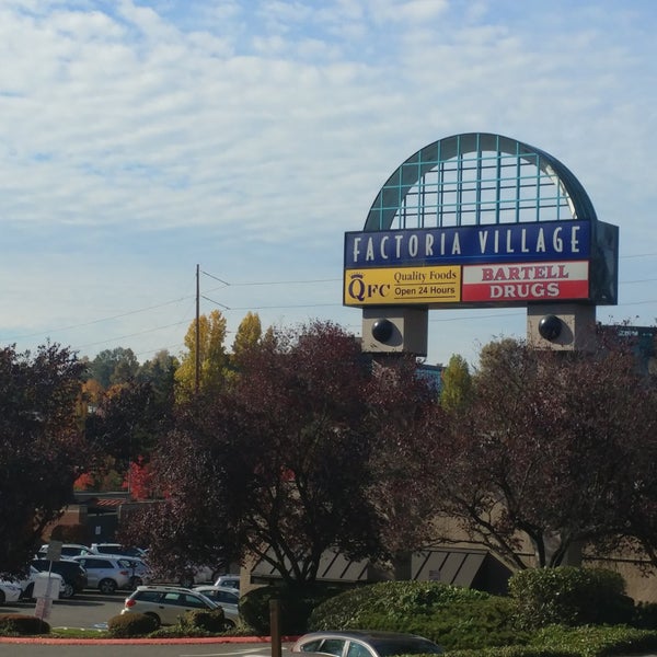 Factoria Village - Shopping Mall in Factoria