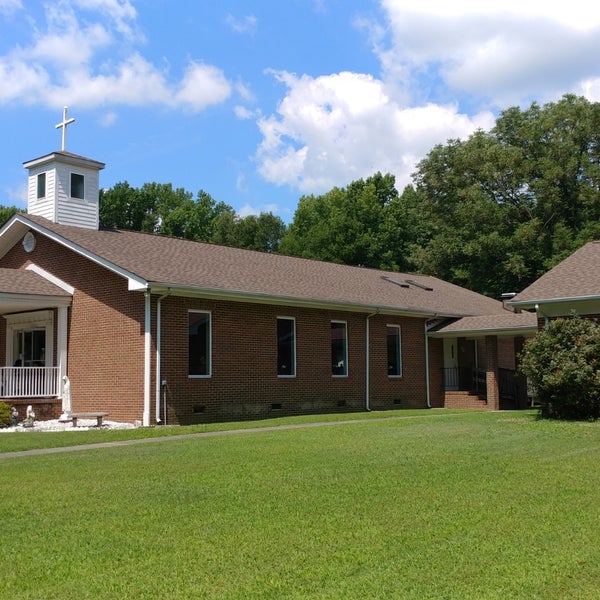 St. Richard's Catholic Church - 117 Laurel St