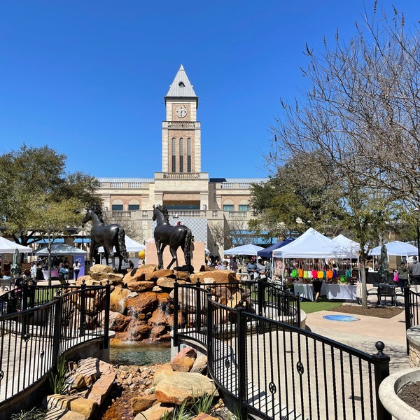 La Centerra at Cinco Ranch - Shopping Mall