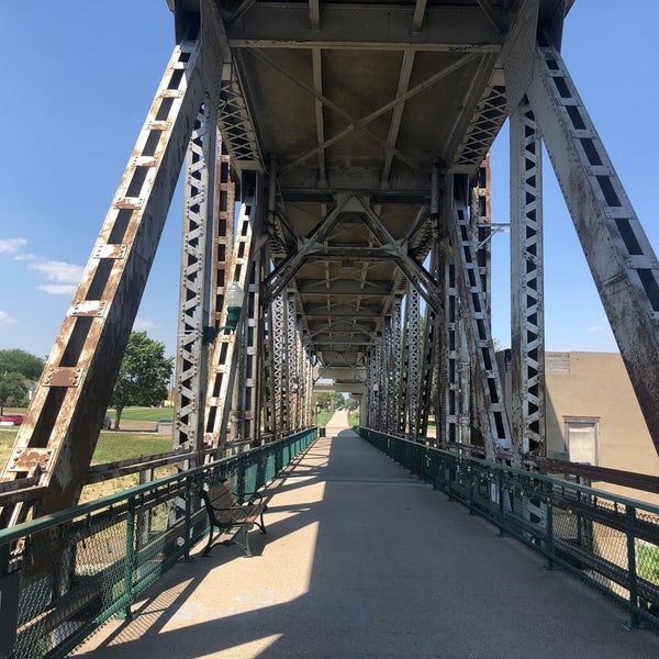 Meridian Bridge - Bridge in Yankton