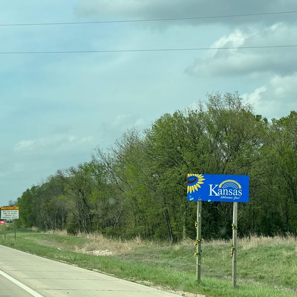 Oklahoma/ Kansas State Line - Caney, KS