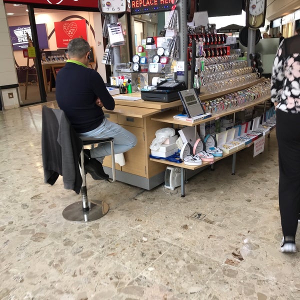 The Pentagon - Shopping Mall in Chatham