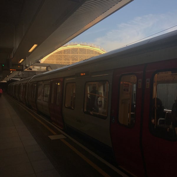 Platform 15 (H&C and Circle lines) - Paddington - 5 tips