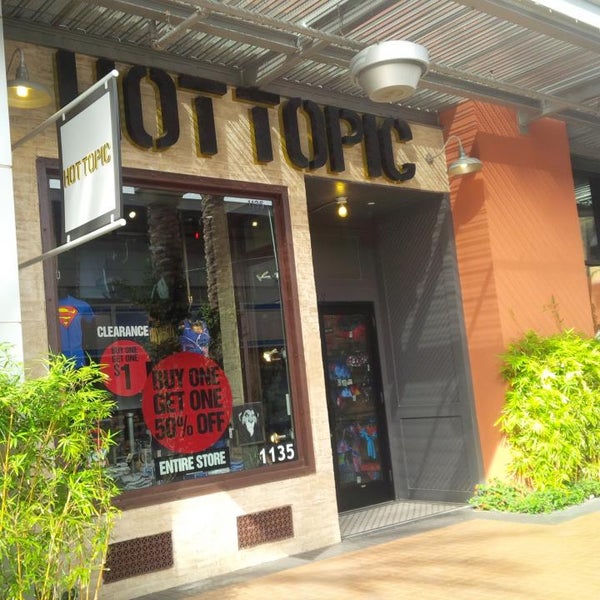 Hot Topic - 2000 E Rio Salado Pkwy Ste D-2