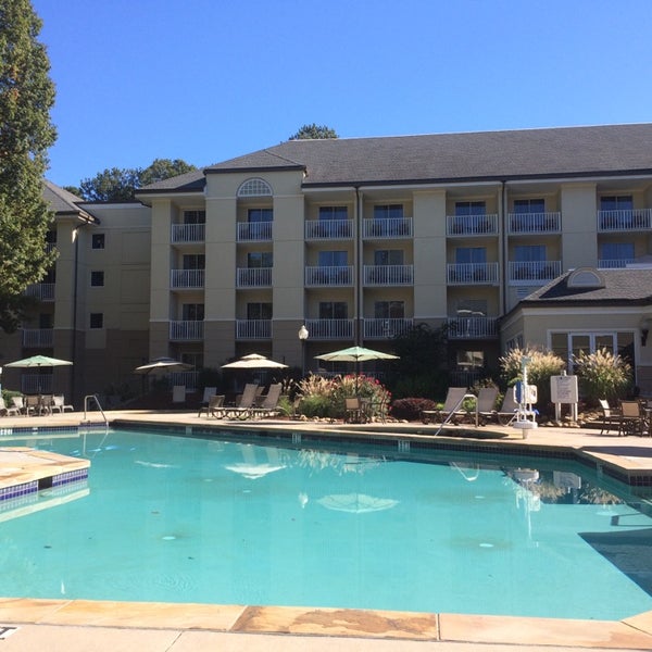 Evergreen Swimming Pool - Swimming Pool in Stone Mountain