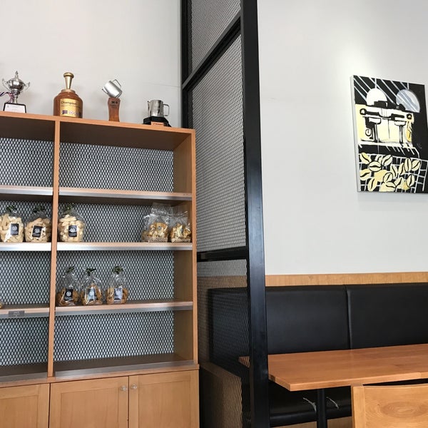 Photos at Hom Krun Coffee (หอมกรุ่น คอฟฟี่) - Café