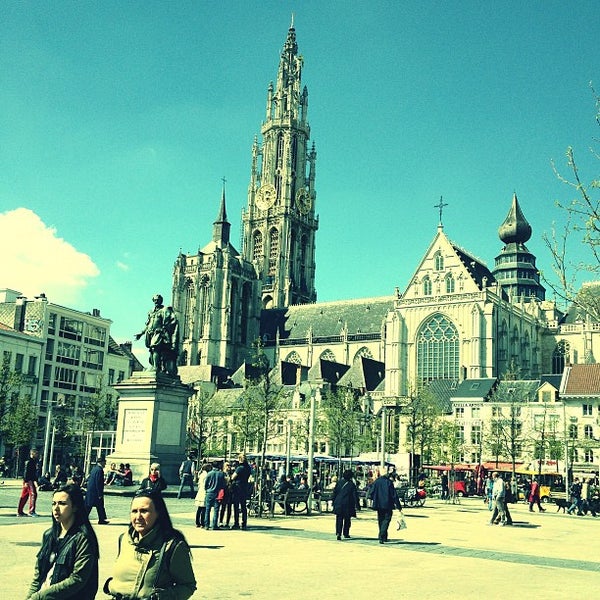 Groenplaats - Plaza in Historisch Centrum
