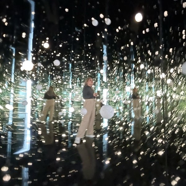 Qatar Museums Gallery — Al Riwaq - 6 visitors