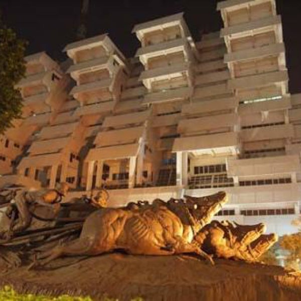Monumen Karapan Sapi - 10 tips