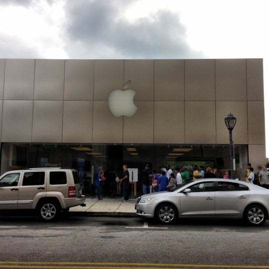 Photos at Apple Suburban Square - 23 tips from 2280 visitors