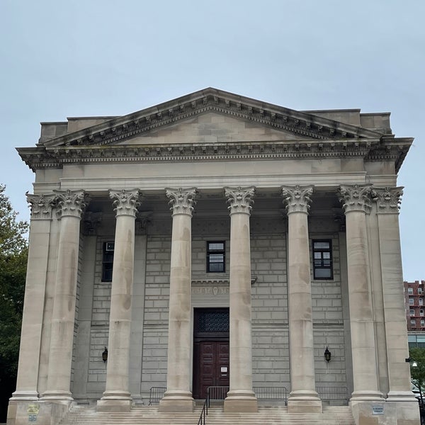 Staten Island Borough Hall - St. George - 10 Richmond Ter