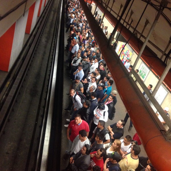 Metro Auditorio (Línea 7) - Metro Station in Miguel Hidalgo